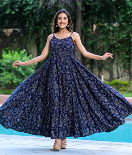 Mullas Wedding Centre | Textails in mannarkkad | Cloth Purchase ...